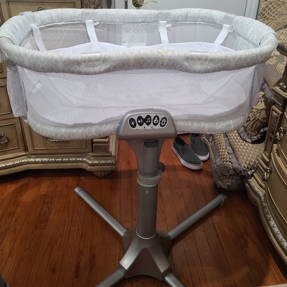Halo | Other | Halo Bassinet Newborn Insert Gray Sheets And Pad ...
